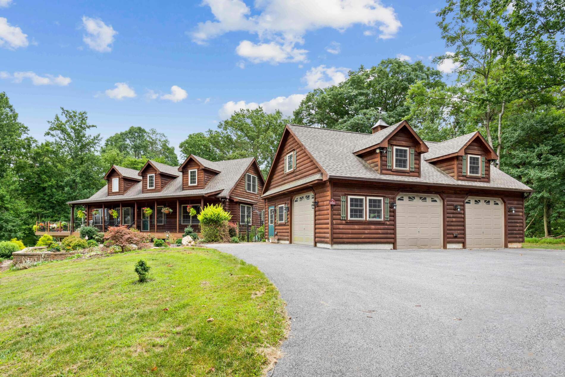 Modern Cabin Interiors | Design, Ideas, And More | 2023