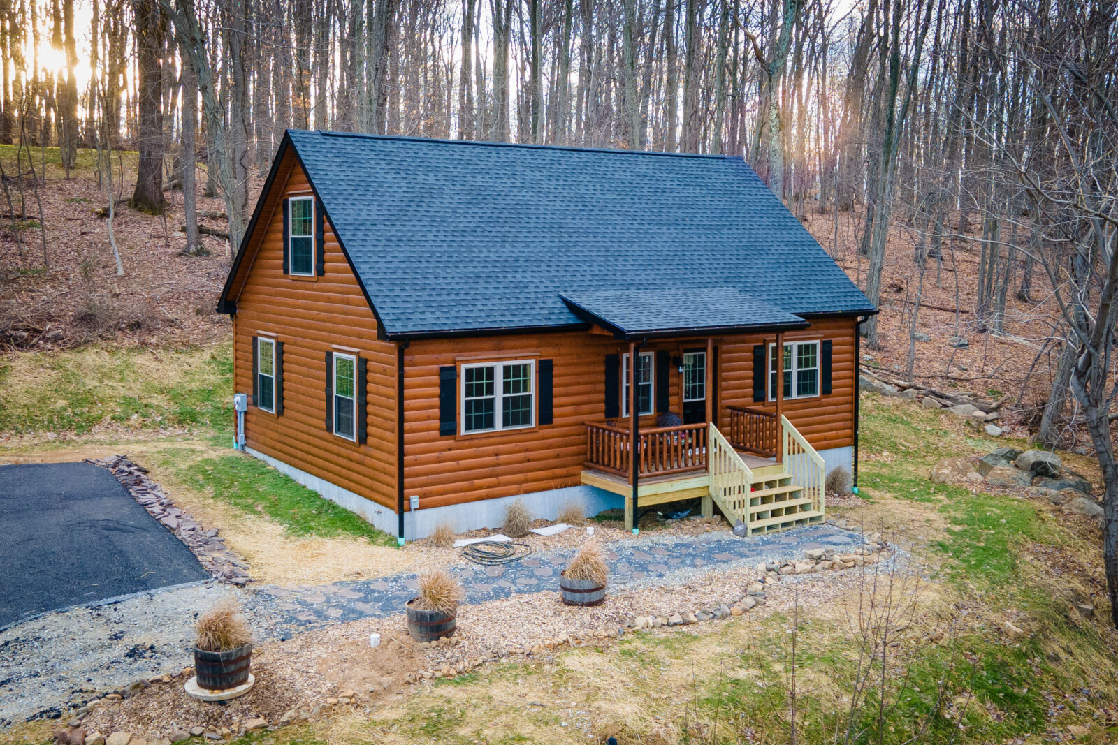 Mountaineer Cabin | 2 Story Cabin | Large Amish Log Homes